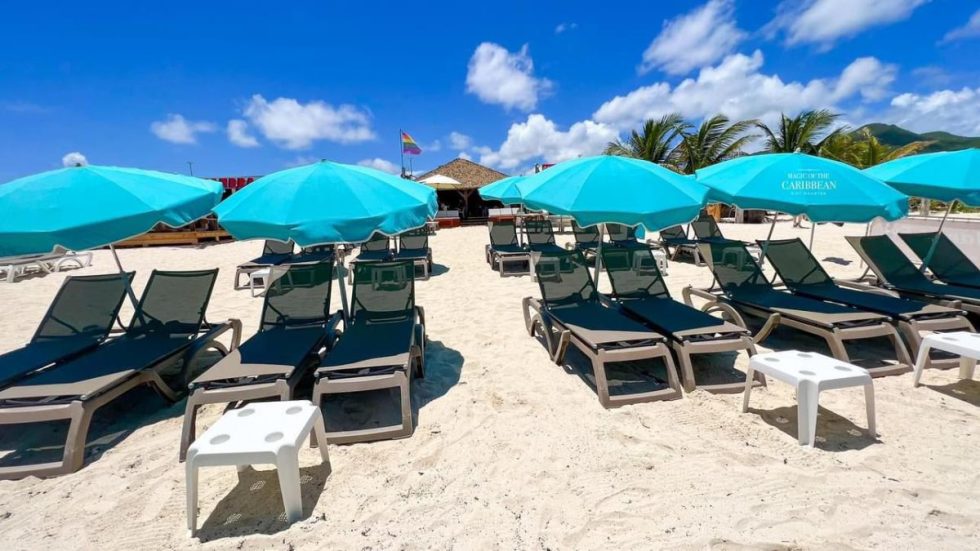 Aloha Beach Bar 🍹️ Definitely a highlight at Orient Bay Beach